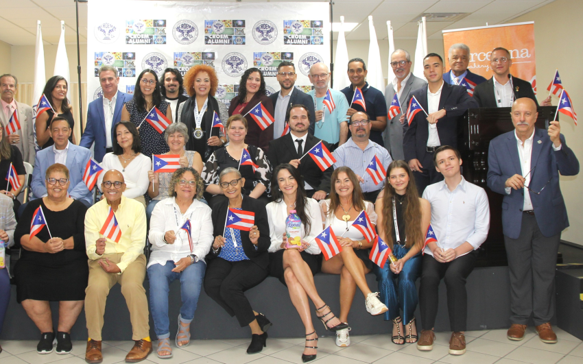 Ex alumnos de CROEM reconocen y otorgan el grado de “CROEMITA Ad ...