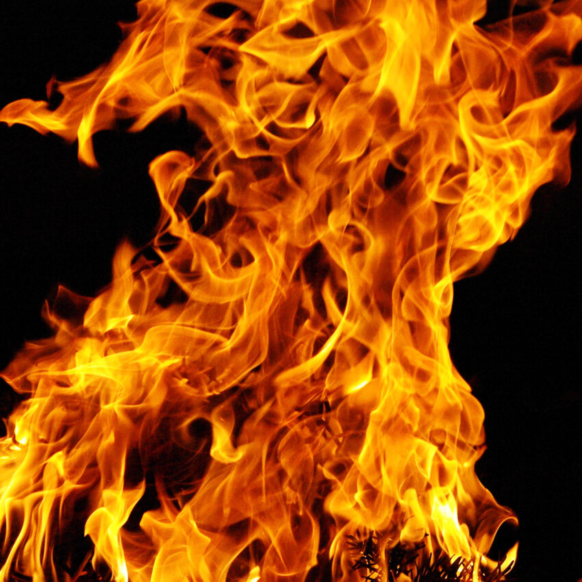 Debido a un fuego de grandes proporciones el tramo de la PR #2 en la ...